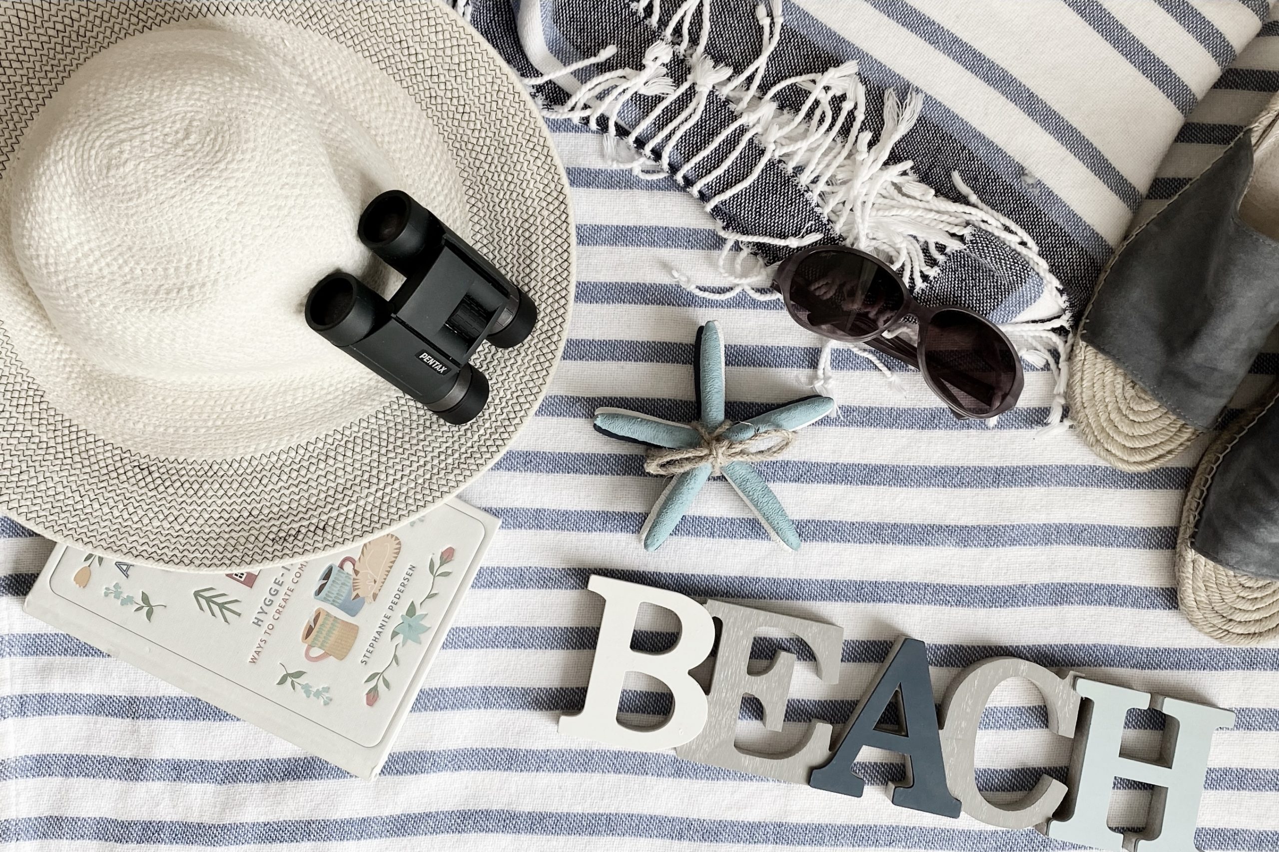 6 Beach Day Essentials - Bistro Chic