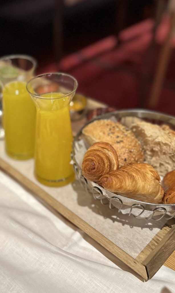 Is the Hotel Breakfast Package Right for You? - Bistro Chic