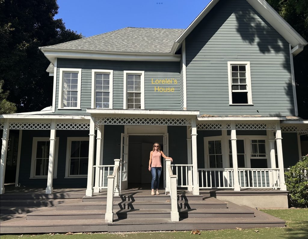 My Day in Stars Hollow - Gilmore Girls Set Tour - Bistro Chic